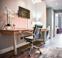 Suite | Sala de estar | Smart TV de 55 polegadas com canais por cabo 