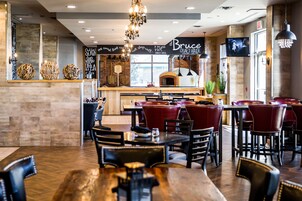 Pequenos-almoços, almoços e jantares servidos 