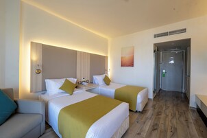 Minibar, cofre no quarto, ferro/tábua de engomar 