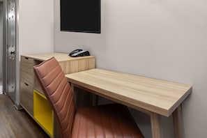 Ferro/tábua de engomar, Wi-fi grátis, roupa de cama fornecida