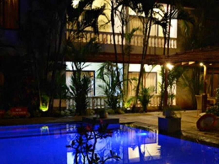 Piscina exterior, da(s) 10:00 à(s) 20:00, guarda-sóis, espreguiçadeiras