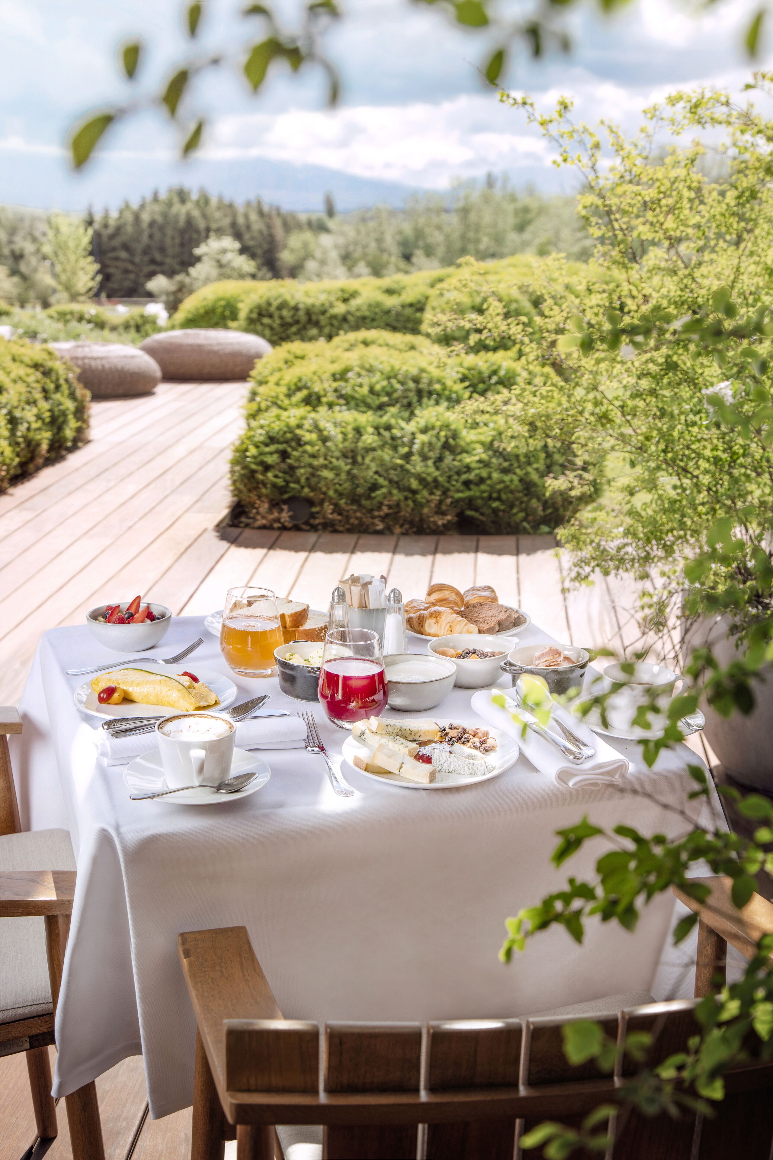 Pequeno-almoço tipo buffet diário (36 EUR por pessoa) 