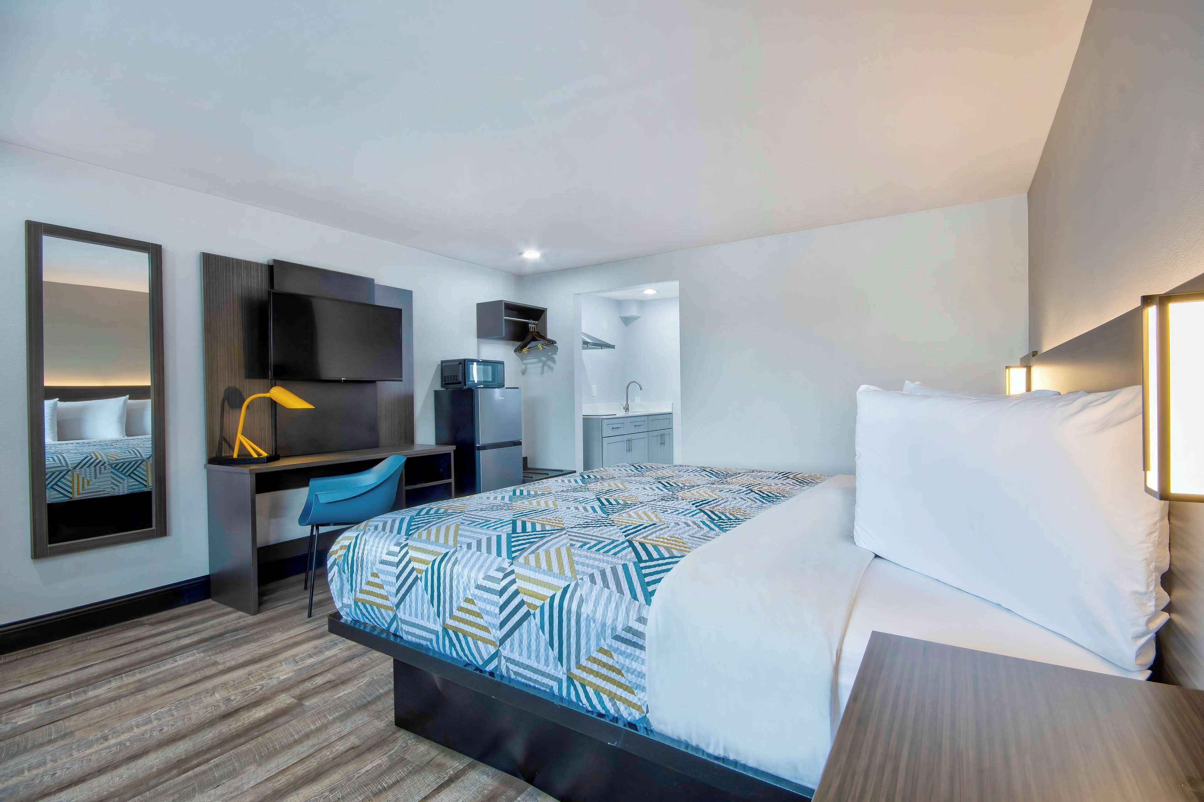 Cortinas blackout, ferros/tábuas de passar roupa, Wi-Fi de cortesia