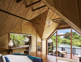 Roupa de alta qualidade, minibar, cofre no quarto, secretária