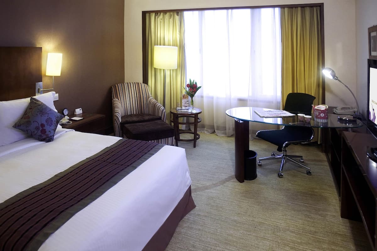 Quarto executivo, 1 cama King | Frigobar, cofres nos quartos, escrivaninha, cortinas blackout