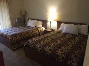 Com decoração personalizada, com mobília individualizada 