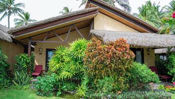 Bungalow Premier, vista para a praia | Vista para a praia ou o mar