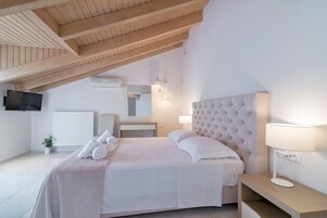 Loft | Cofre no quarto, ferro/tábua de engomar, camas desdobráveis
