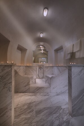 Ambassador's Sunset Suite | Chuveiro