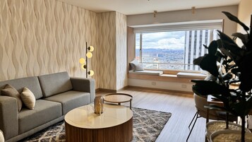 Superior Suite Executive | Cofre com capacidade para portátil, com mobília individualizada