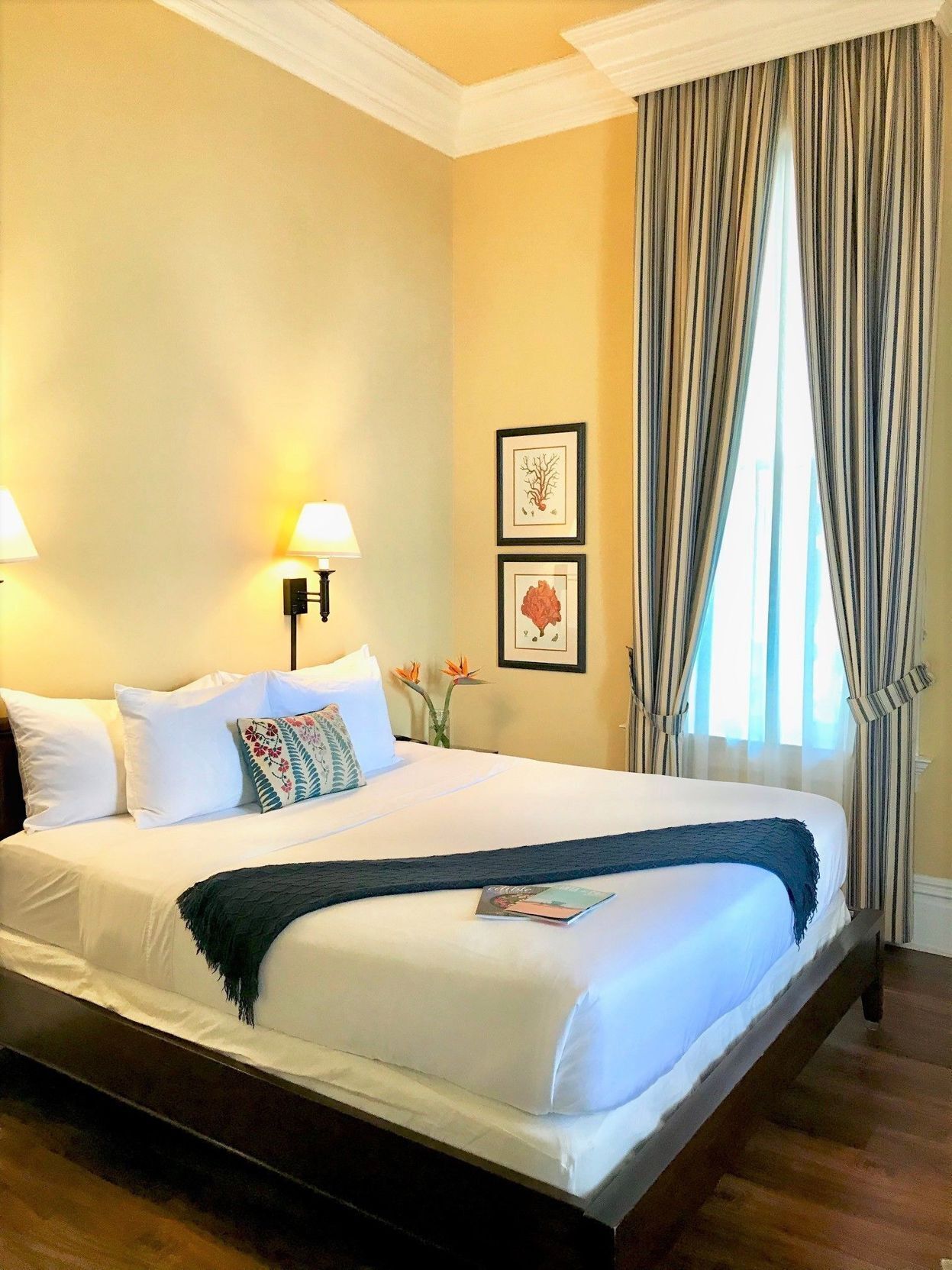 Roupa de alta qualidade, Wi-fi grátis, roupa de cama fornecida 