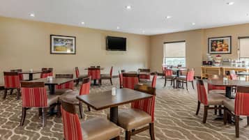 Pequeno-almoço tipo buffet diário incluído