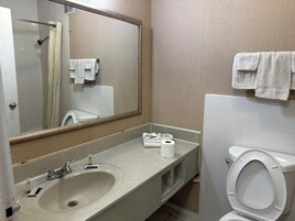 Escrivaninha, Wi-Fi de cortesia, roupa de cama, despertadores