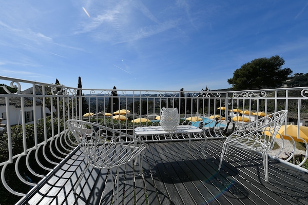 Suite, casa de banho anexa (CJS) | Vista da varanda