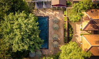 9 piscinas internas, piscina externa, guarda-sóis, espreguiçadeiras