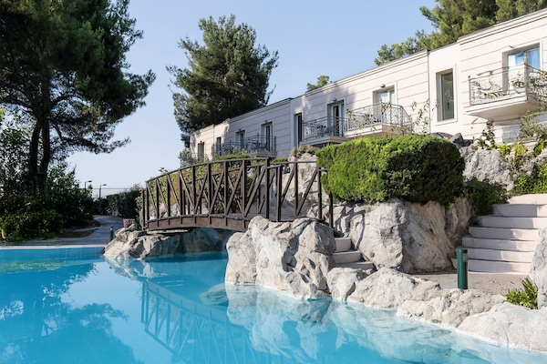 Minibar, cofre no quarto, cortinas/cortinados opacos