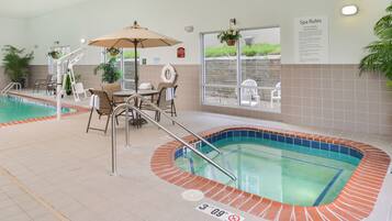 Banheira de hidromassagem interior