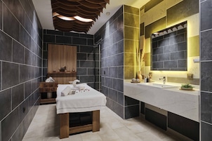 Sala(s) para tratamentos a casais, hammam, tratamentos corporais