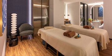 Sala(s) para tratamentos a casais, banheira de hidromassagem 