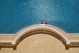 Piscina interior, 2 piscinas exteriores, aberta 24 horas, guarda-sóis 