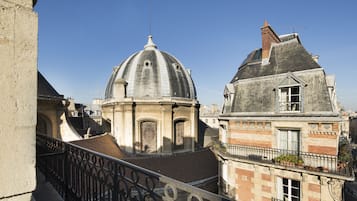 Suíte júnior (Louvre) | Vista do quarto