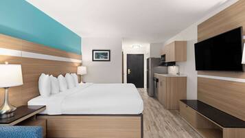 Quarto, 1 cama king-size e sofá-cama, não fumadores, kitchenette | Roupa de alta qualidade, cofre no quarto, secretária