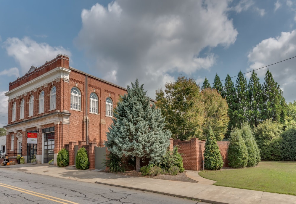 The Firehouse Inn - North Carolina