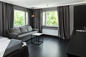 Roupa hipoalergénica, camas de colchão pillowtop, secretária 