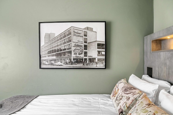 Quarto Duplo Económico | Secretária, ferro/tábua de engomar, Wi-fi grátis