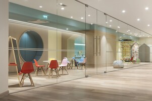 Área de recreio para crianças (coberta)