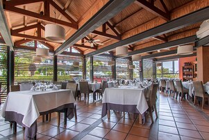 Café da manhã (EUR 8 por pessoa)