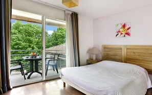 Quartos insonorizados, berços/camas para crianças grátis, Wi-fi grátis 