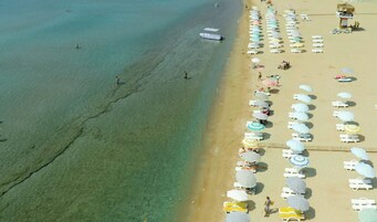 Perto da praia, autocarro grátis para a praia 