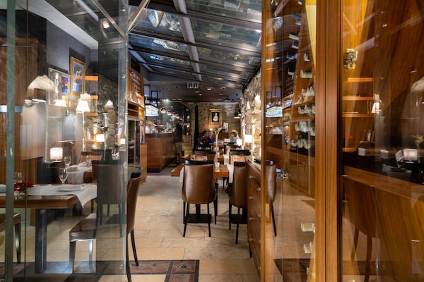 Pequenos-almoços, almoços e jantares servidos