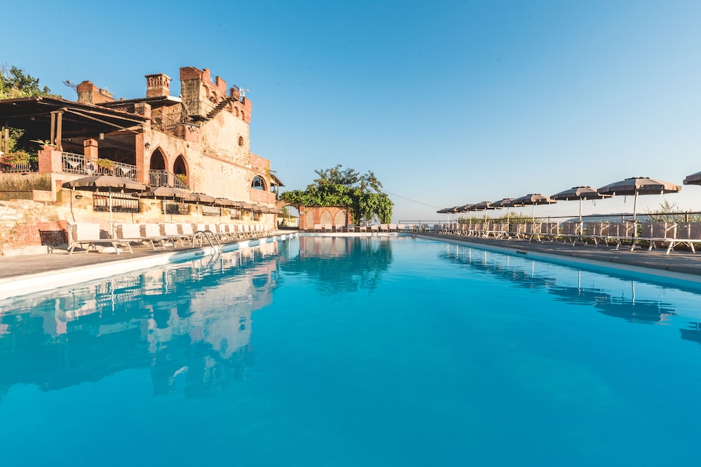 Ippotur Medieval Resort - Liguria