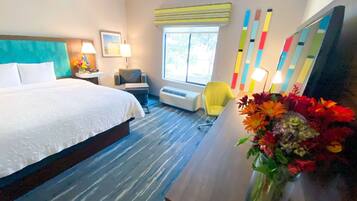 Quarto Standard com Cama Grande | Roupa hipoalergénica, secretária, cortinas/cortinados opacos