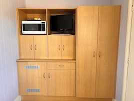 Quarto standard, para não fumantes (Standard Queen) | Ferros/tábuas de passar roupa, Wi-Fi de cortesia, roupa de cama