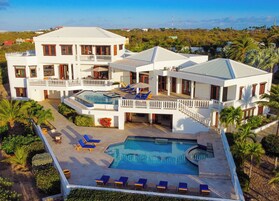 Villa de Luxo (Infinity 8 rooms) | Piscina privativa