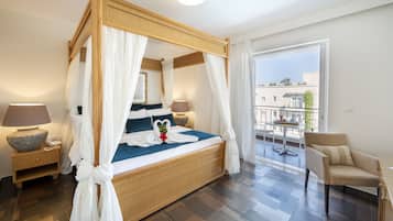 Suíte superior, vista para a piscina | 1 quarto, cofres nos quartos, escrivaninha