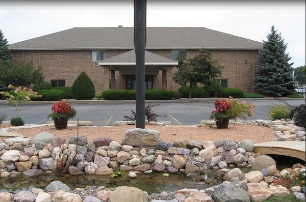 Cedarberry Inn - Lake Wisconsin, WI