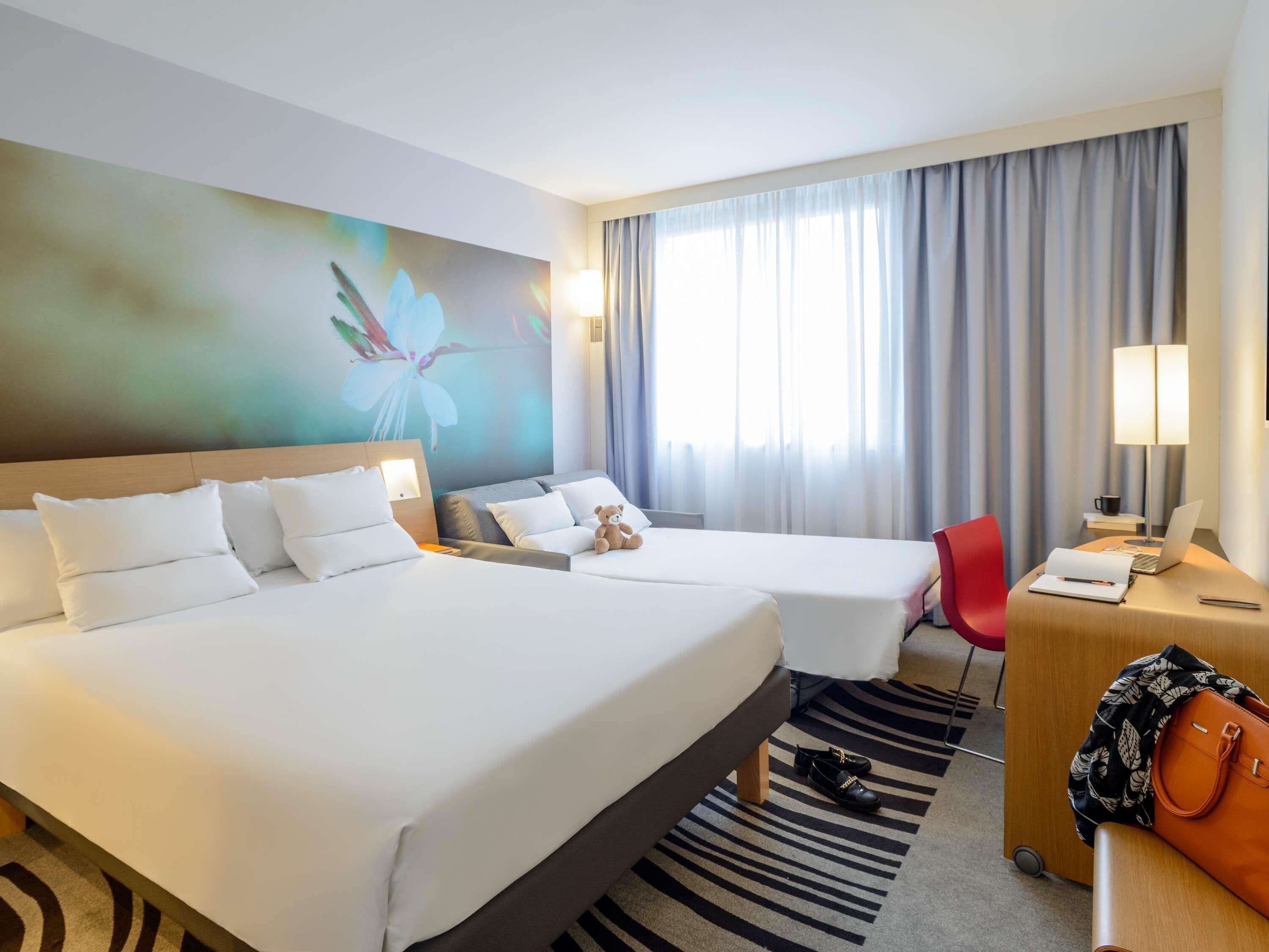 Quarto Executivo, 1 cama king-size e sofá-cama | Roupa hipoalergénica, minibar, cofre no quarto, secretária 