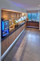 Café da manhã continental grátis todos os dias