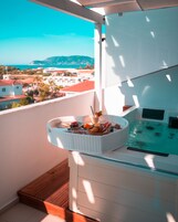 Suíte superior, banheira de imersão | Vista do quarto