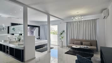 Suite Superior, banheira de hidromassagem grande | 1 quarto, camas de colchão pillowtop, minibar, cofre no quarto