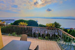 Apartamento, varanda, vista para o mar | Vista para a água