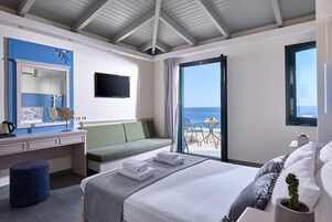 Quarto Triplo Executivo, vista para o mar | Cofre no quarto, secretária, quartos insonorizados 