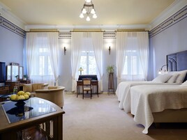 Masters Floor Spacious and Elegant | Frigobar, escrivaninha, espaço de trabalho para notebook