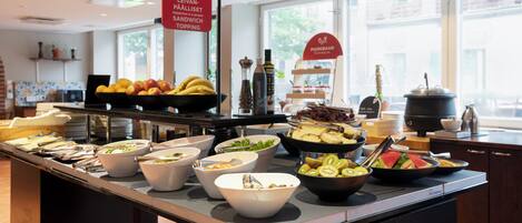 Pequeno-almoço tipo buffet diário incluído