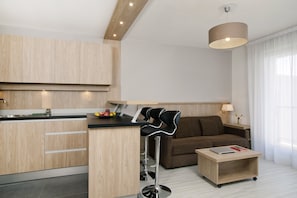 Escrivaninha, ferros/tábuas de passar roupa, Wi-Fi de cortesia