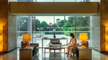 2 bares/lounges, este bar no terraço do hotel